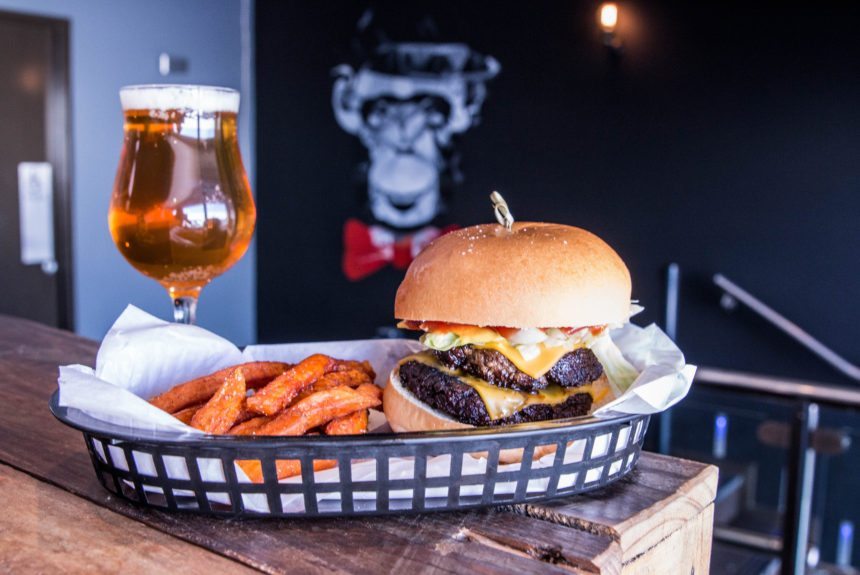 The Monkey Bar, Dubbo | Serving Burgers, Beer & Other Pub Classics