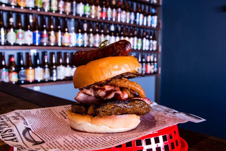 The Monkey Bar, Dubbo | Serving Burgers, Beer & Other Pub Classics